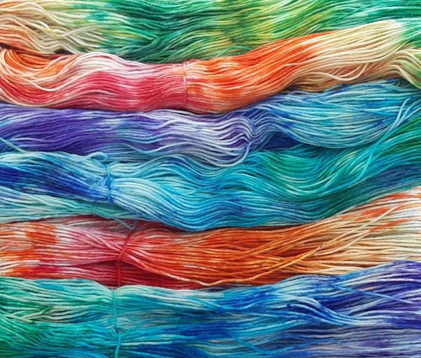 Prismatic Spray - Critical Hit Dyes